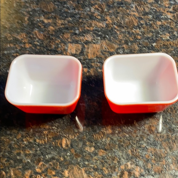 Pyrex | Kitchen | 2 Pyrex Red 5 Glass Storage Containers | Poshmark
